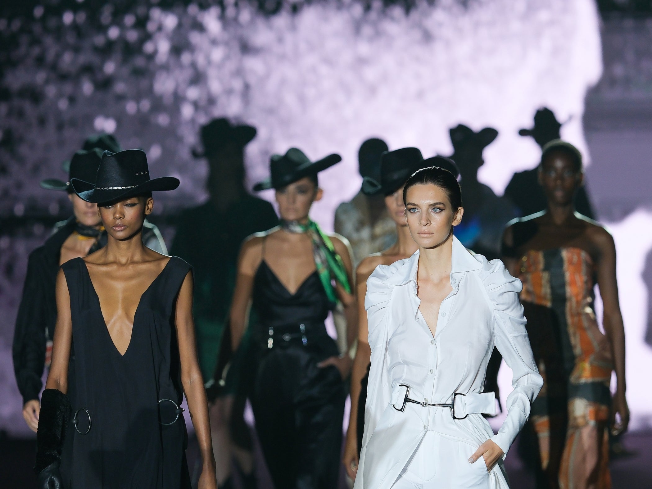 Todo sobre los Desfiles de Moda – Chio Lecca Fashion School